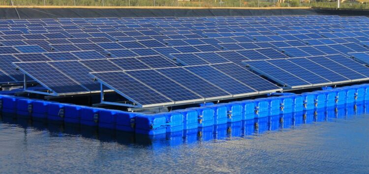 Japan Pioneers Floating Solar Farms to Optimize Renewable Energy | Aasai